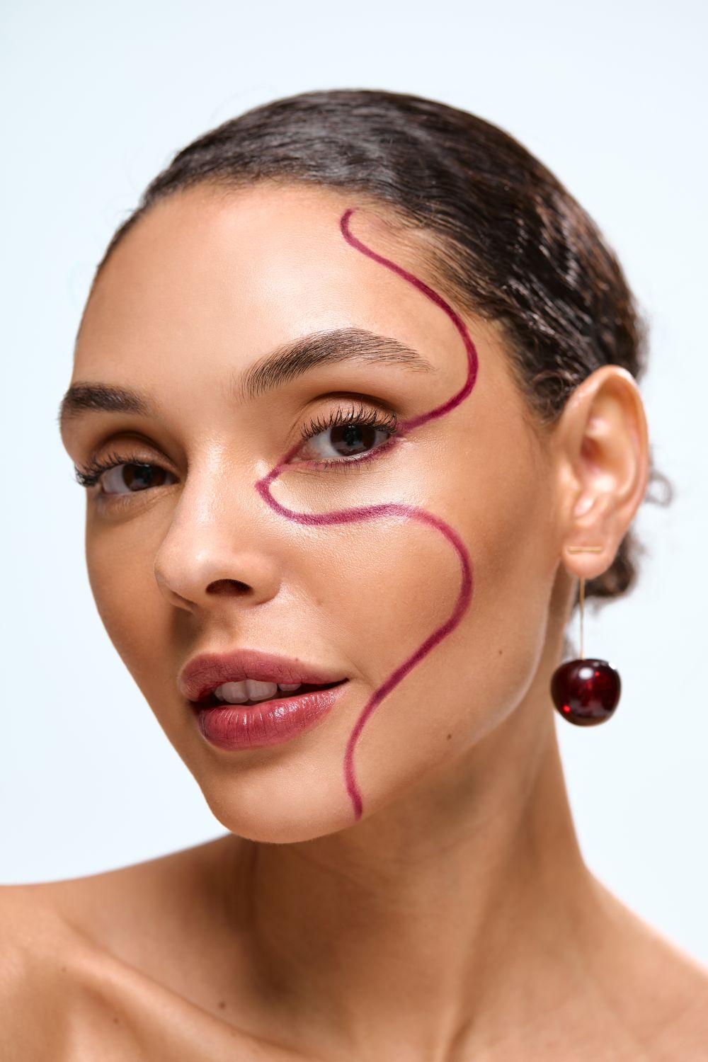 إطلالة الشفاه الكورية مع Benetint من Benefit Cosmetics| ليالينا بريفيه